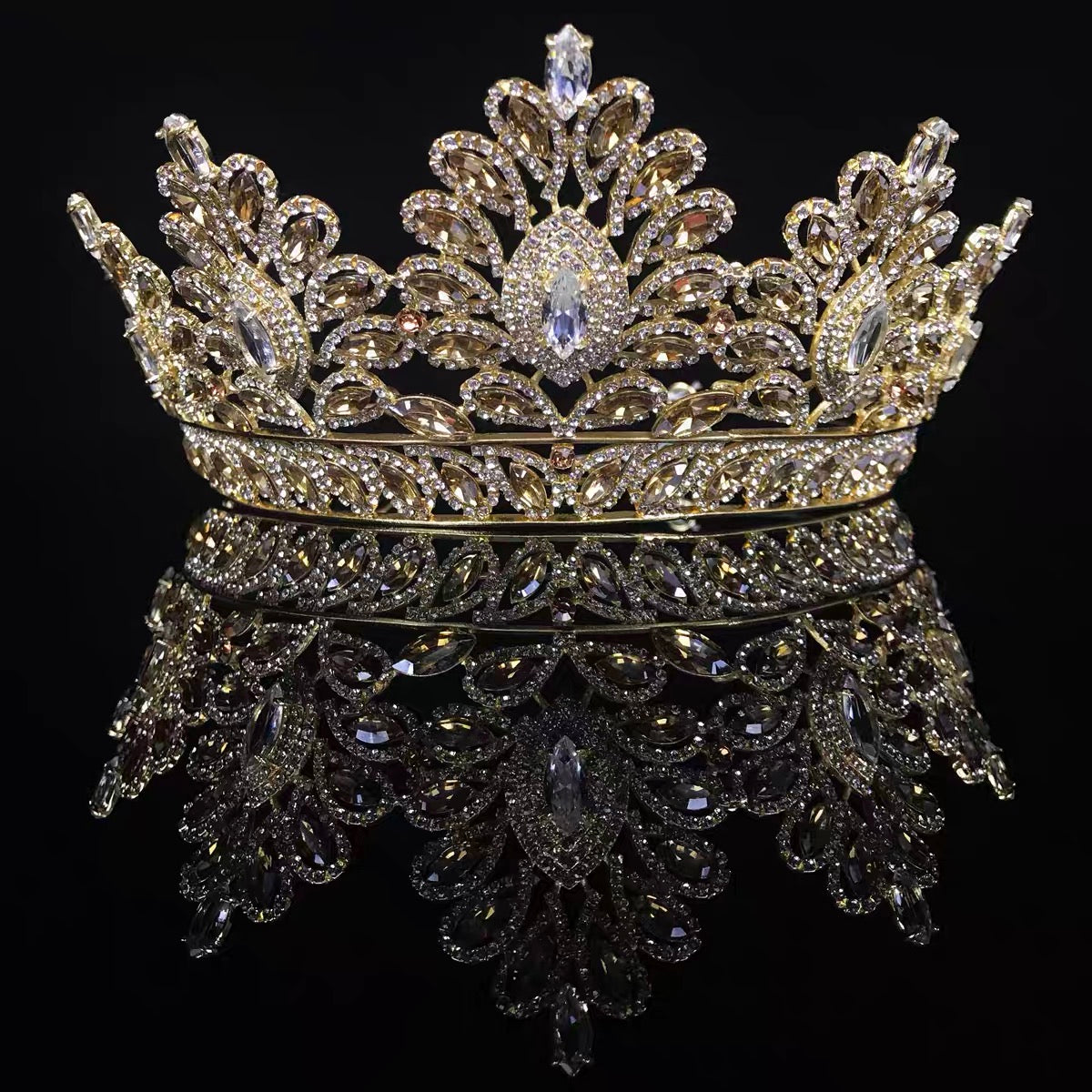 Anastasia Crown – Alallure